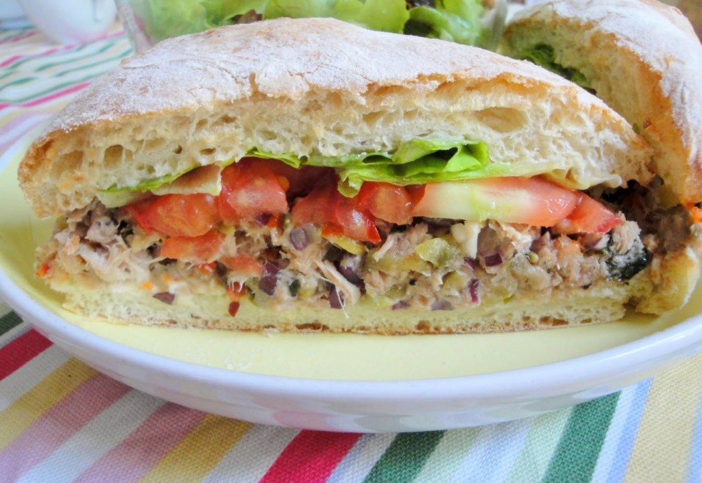 Sandes de Salada de Atum • Iguaria Receita e Culinária