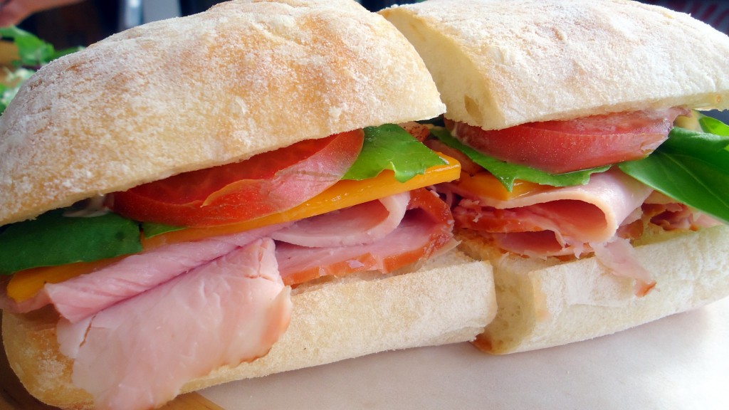 Sandes de Porco Fumado • Iguaria Receita e Culinária