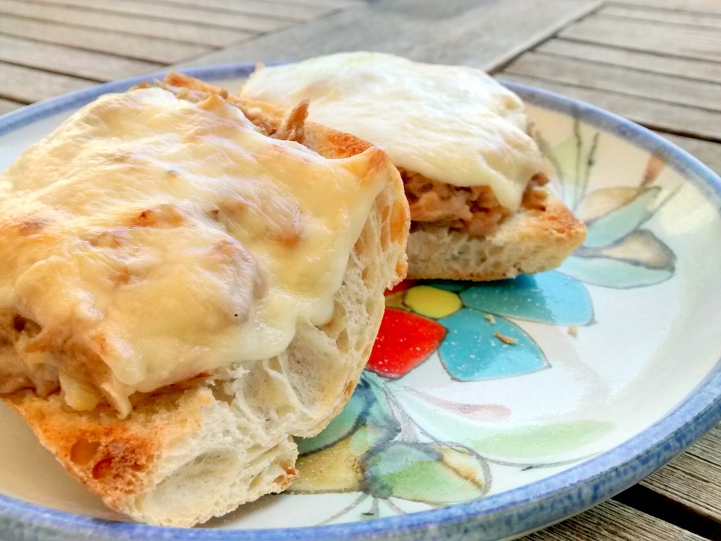 Sandes de Atum Gratinada • Iguaria Receita e Culinária