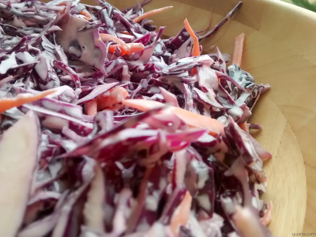 Cole Slaw de Couve Roxa • Iguaria Receita e Culinária