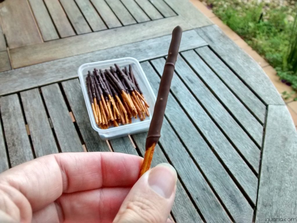 Mikado Caseiro de Chocolate • Iguaria Receita e Culinária