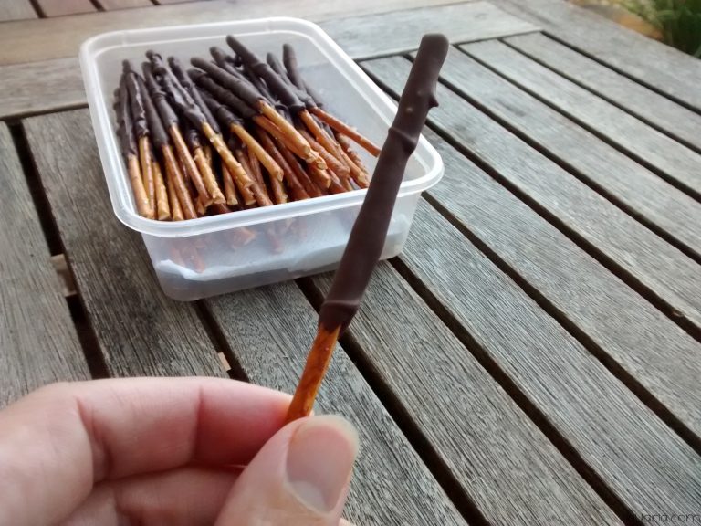 Mikado Caseiro de Chocolate • Iguaria Receita e Culinária