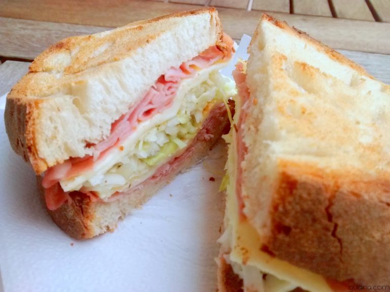 Sandes Mista com Salada • Iguaria Receita e Culinária