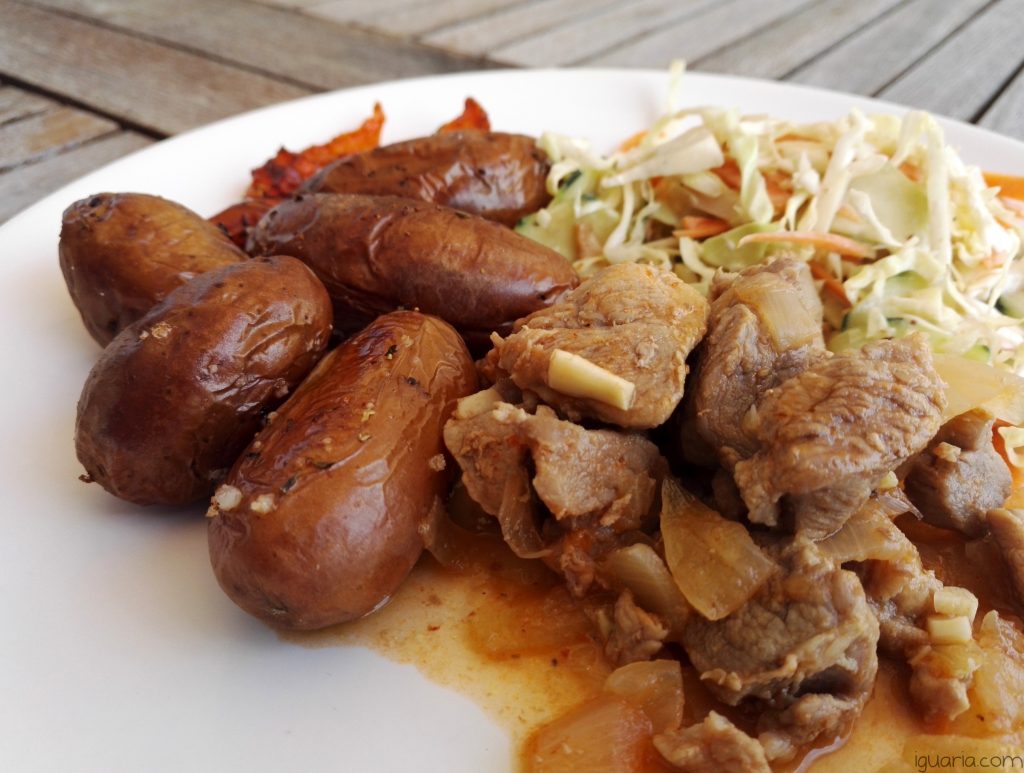 Carne Estufada com Batatas Assadas • Iguaria Receita e Culinária
