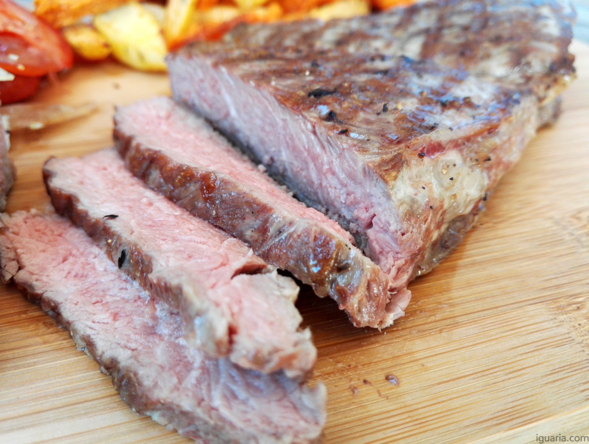 Bife de Alcatra com Batatas Assadas • Iguaria Receita e Culinária