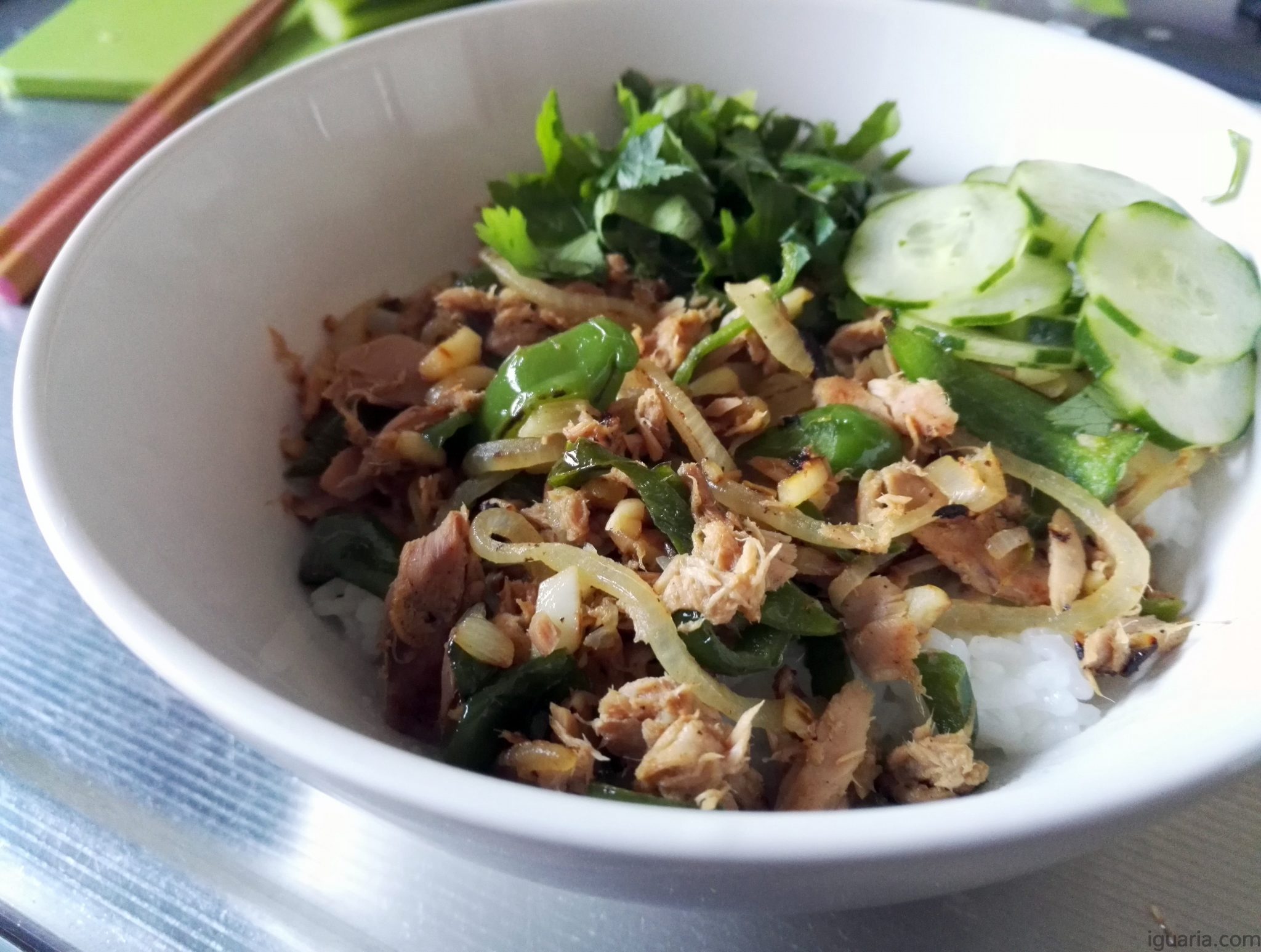 Atum de Pimentos com Arroz • Iguaria Receita e Culinária