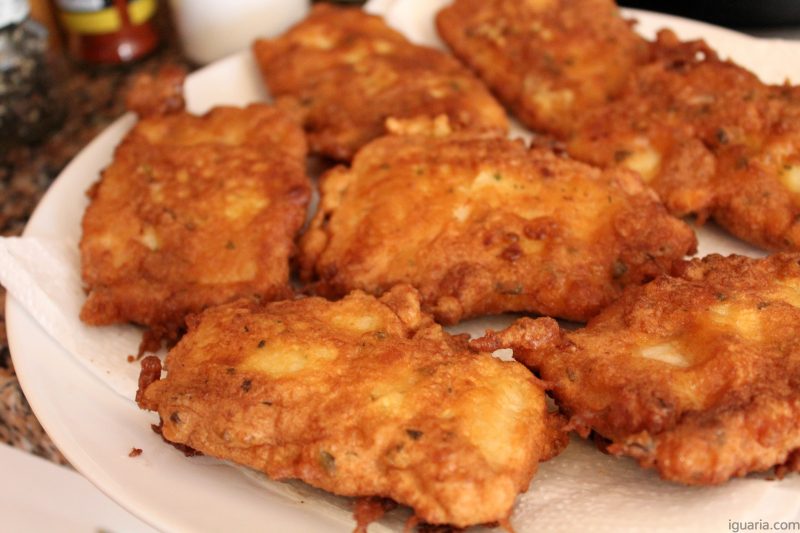 Filetes de Pescada Frita com Cebola Frita • Iguaria Receita e Culinária
