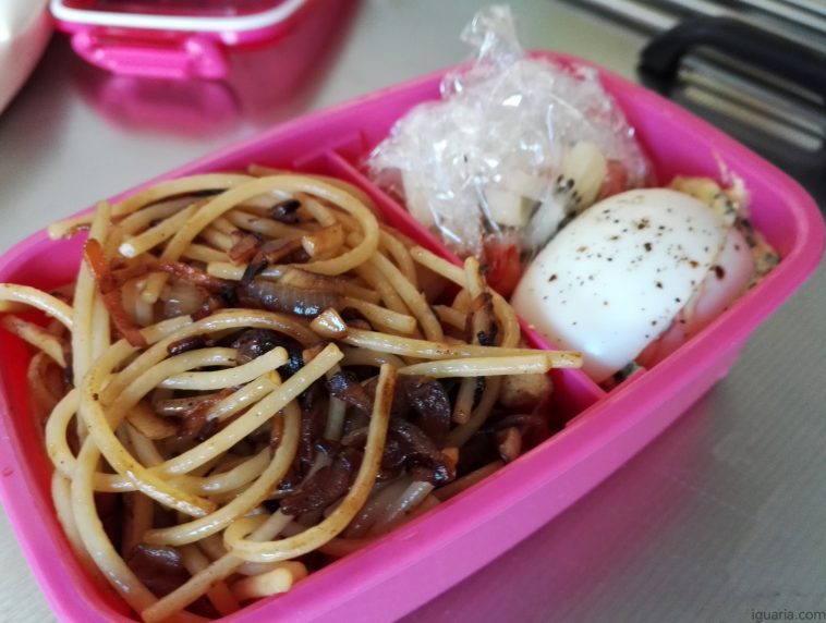 Bento de Esparguete com Bacon • Iguaria Receita e Culinária