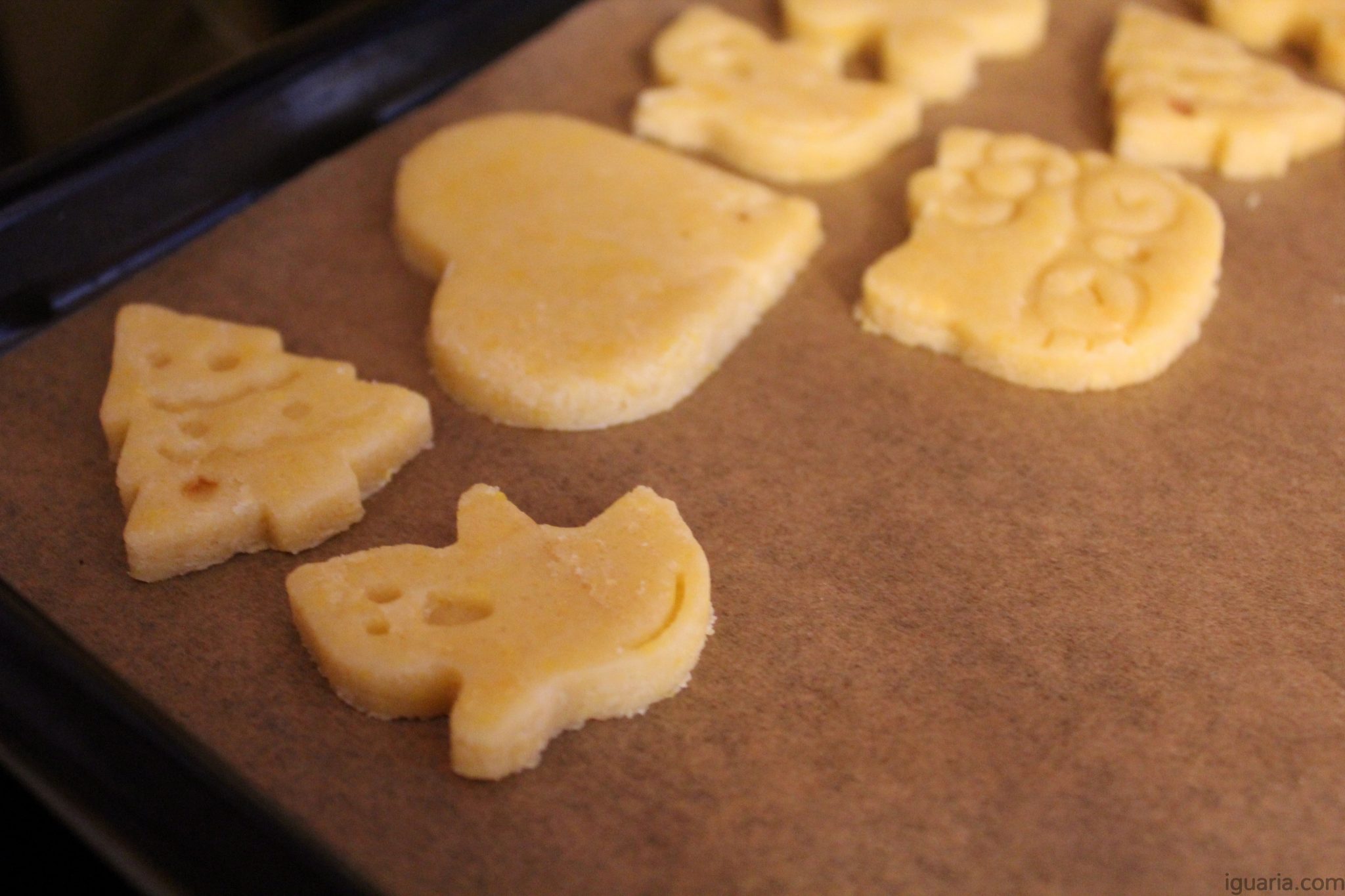 Biscoitos de Manteiga Natalícios • Iguaria Receita e Culinária