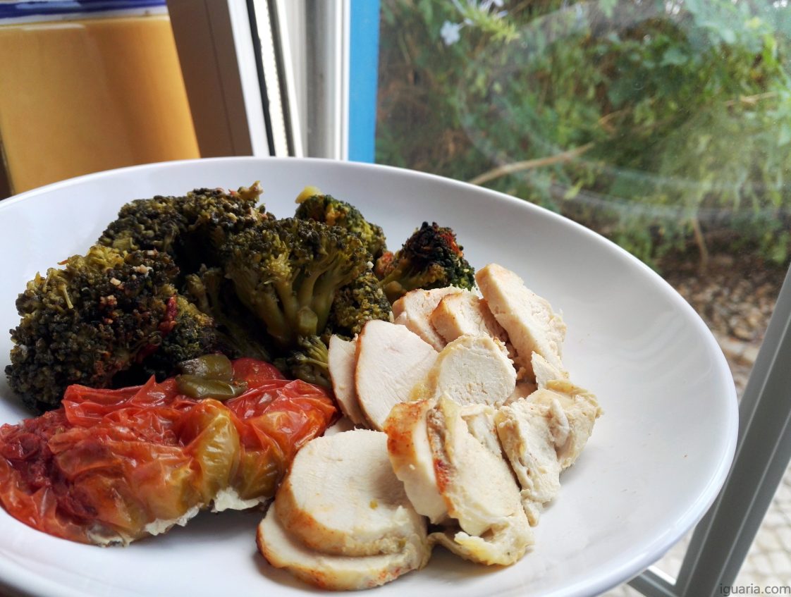 Frango com Legumes Assados • Iguaria Receita e Culinária