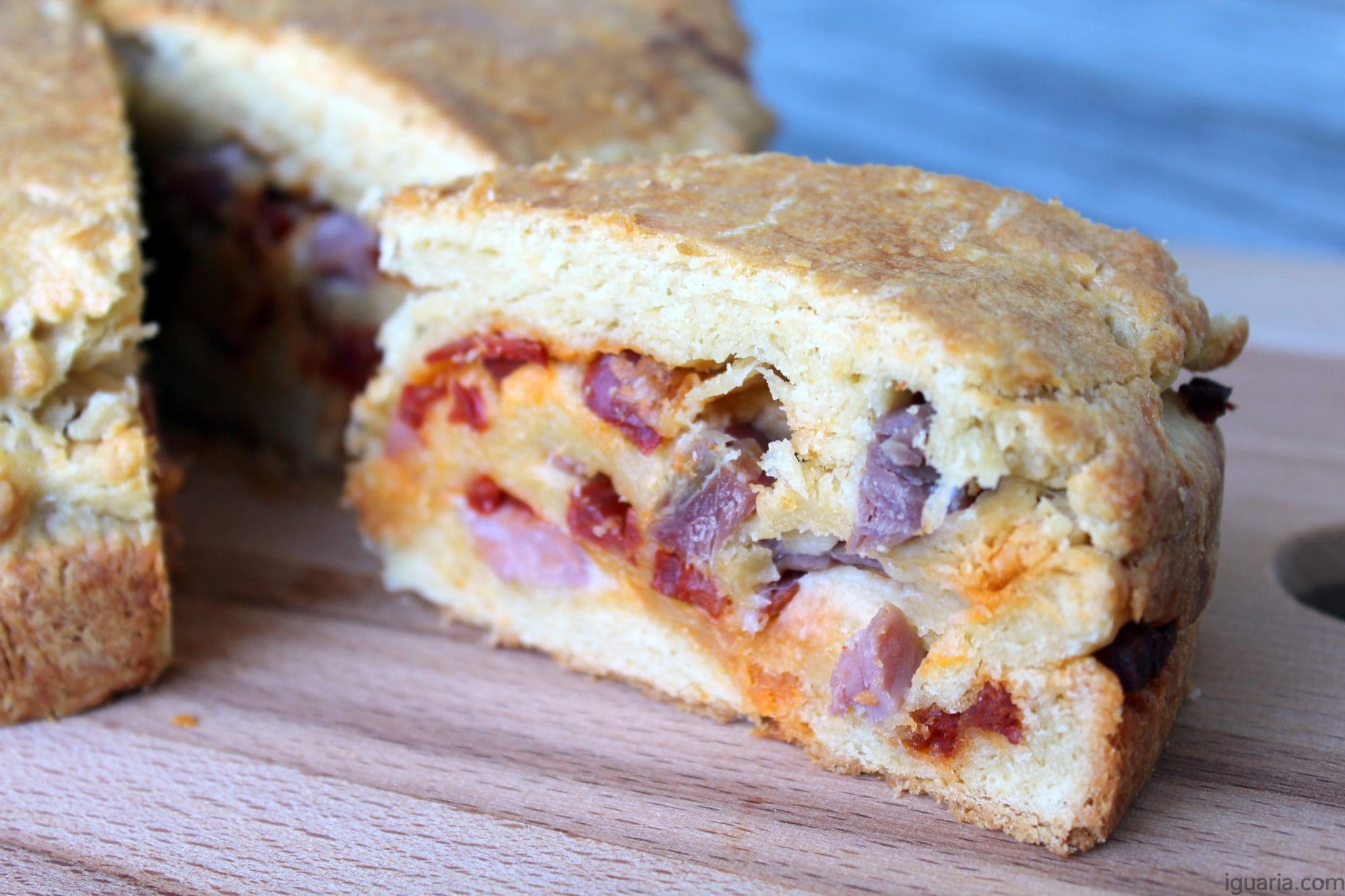 Folar de Carnes de Chaves • Iguaria! Receita e Culinária