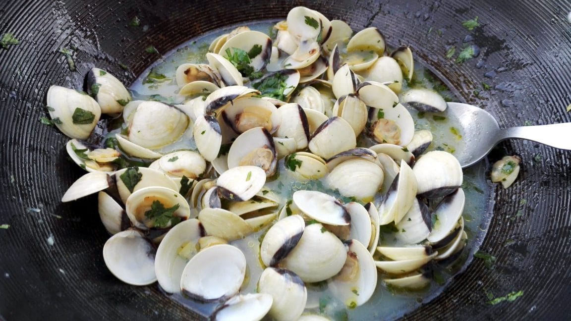 Ameijoas à Bulhão Pato • Iguaria Receita e Culinária