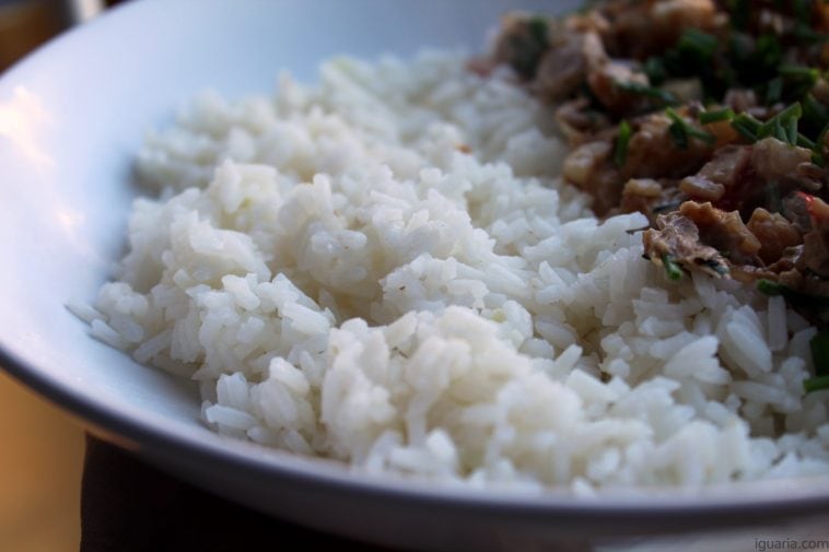 Refogado de Atum com Grão de Bico • Iguaria Receita e Culinária