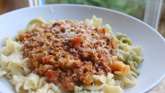 Linguine de Choco com Bolonhesa de Soja • Iguaria! Receita e Culinária