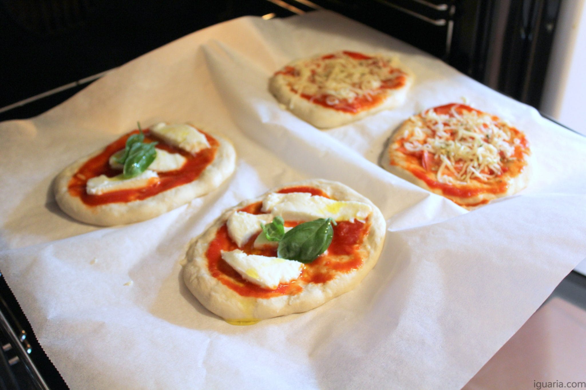 Mini Pizzas • Iguaria Receita e Culinária