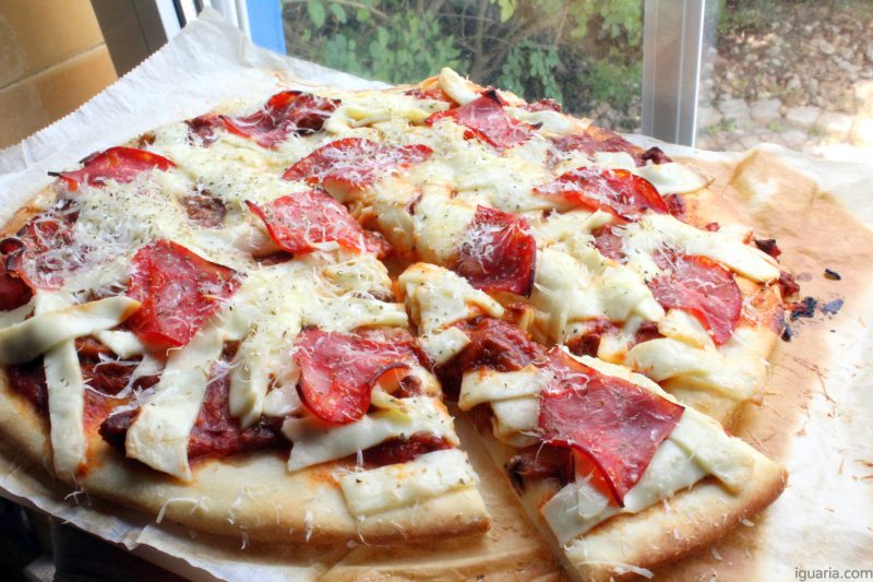 Pizza de Carne Assada • Iguaria Receita e Culinária