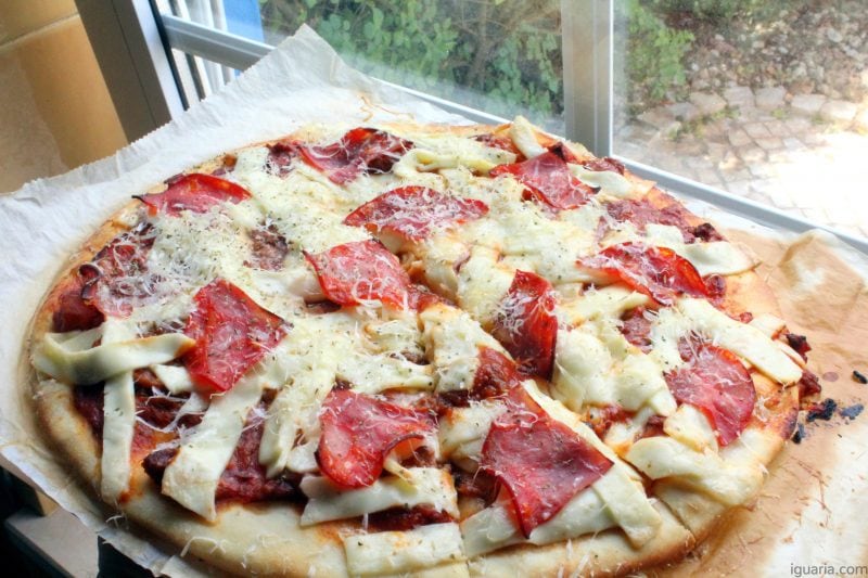 Pizza de Carne Assada • Iguaria! Receita e Culinária