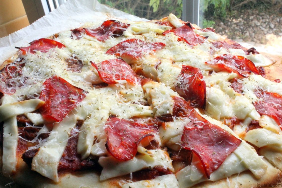Pizza de Carne Assada • Iguaria Receita e Culinária