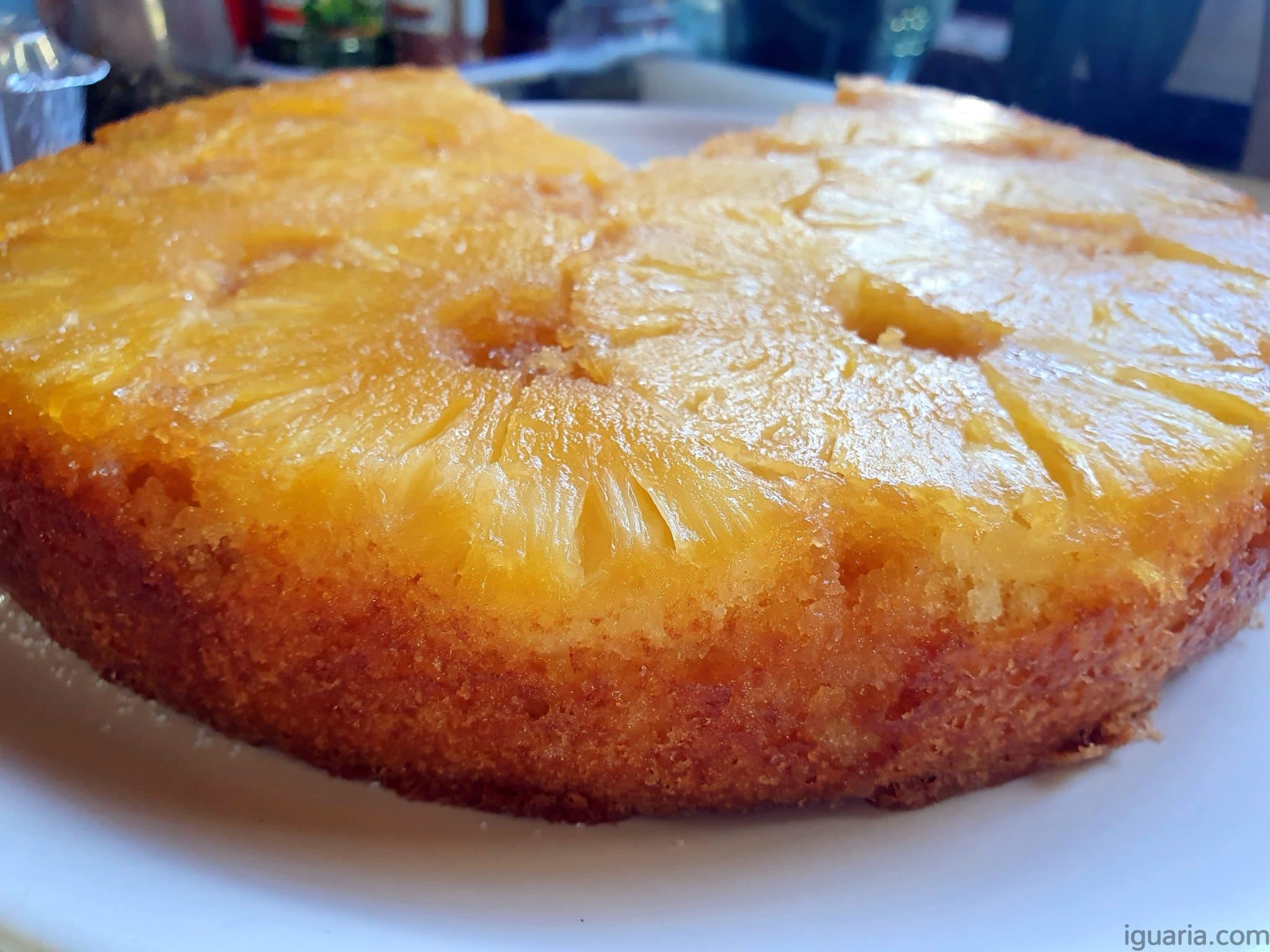 Bolo de Ananás de Pernas para o Ar • Iguaria Receita e Culinária