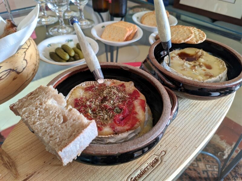 Queijo Brie Gratinado no Forno • Iguaria Receita e Culinária