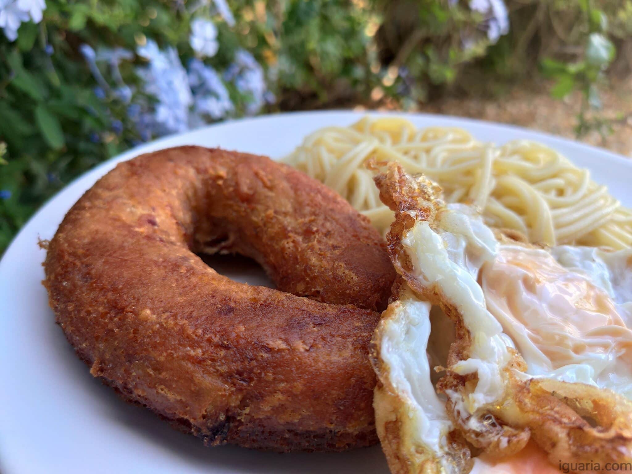 Alheira de Mirandela Frita com Ovos • Iguaria Receita e Culinária