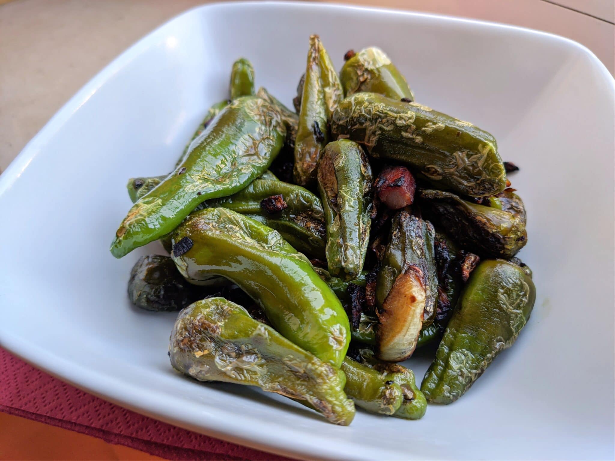 Refogado de Pimentos Padrón • Iguaria Receita e Culinária