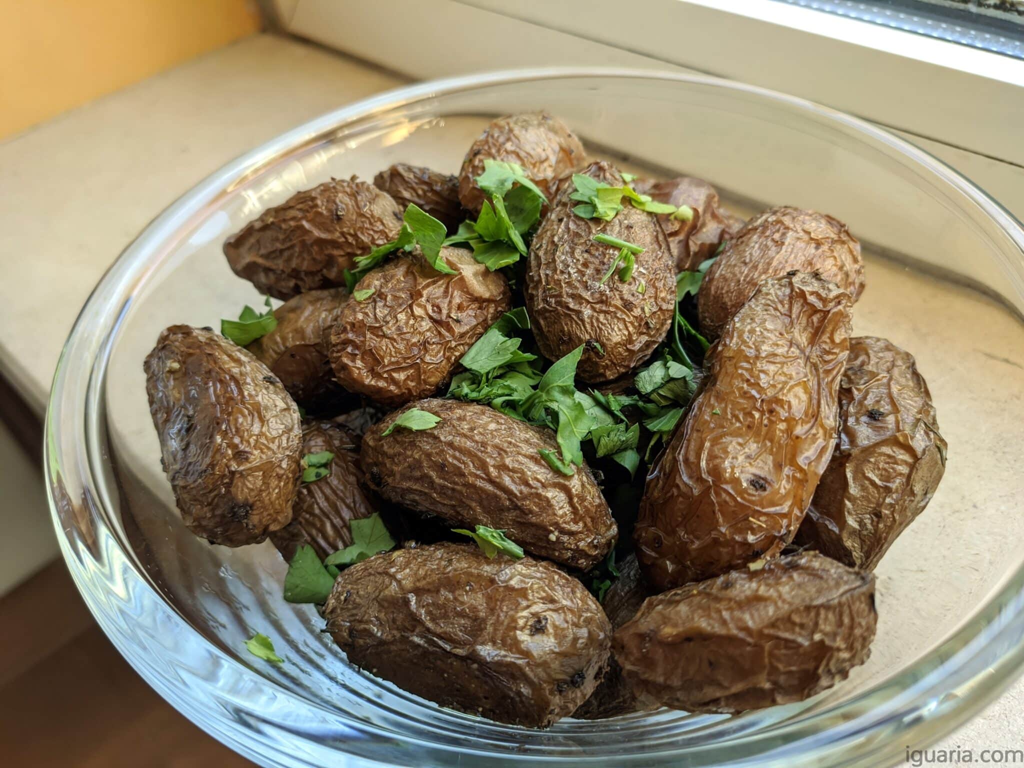 Batatas Novas Assadas • Iguaria Receita e Culinária