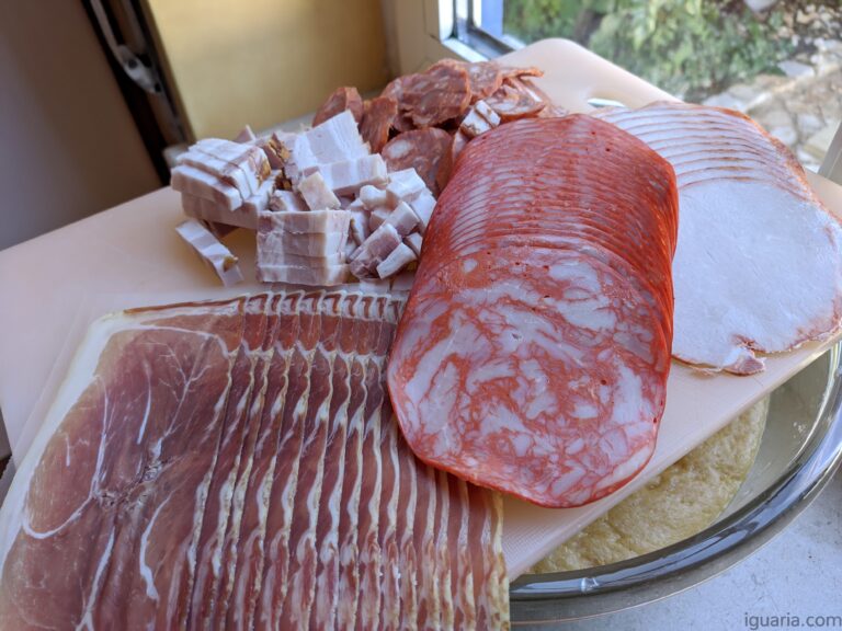 Folar Enrolado de Enchidos • Iguaria Receita e Culinária