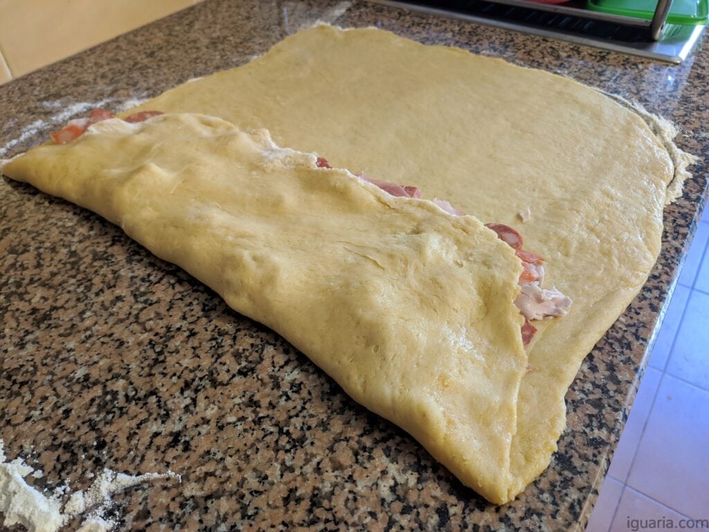 Folar Enrolado de Enchidos • Iguaria Receita e Culinária