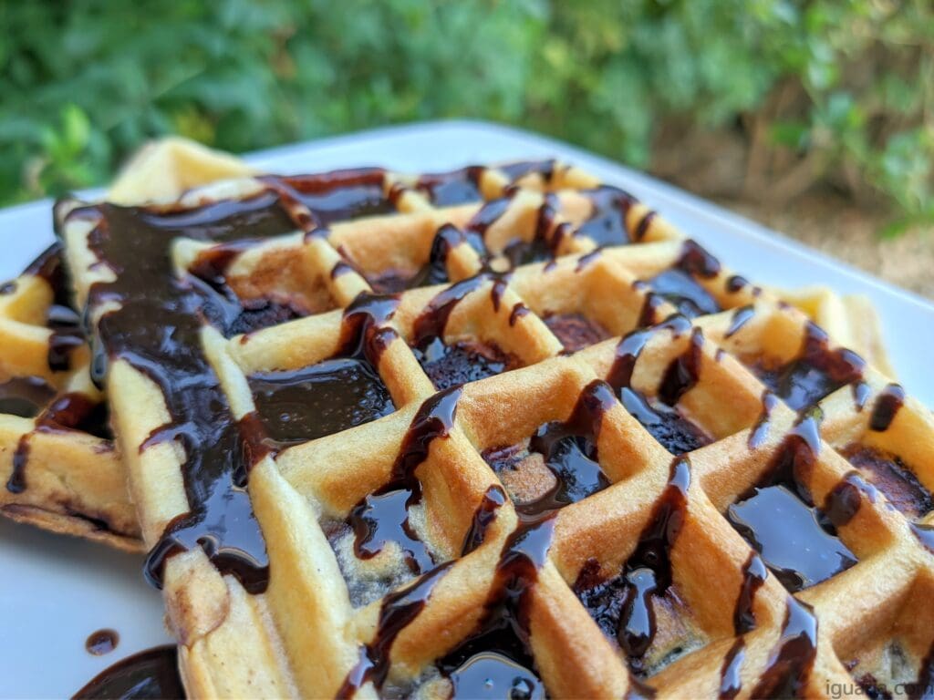 Waffles com Chocolate • Iguaria Receita e Culinária