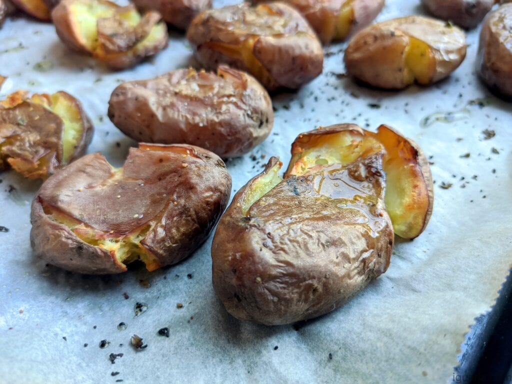 Batatas a Murro Assadas • Iguaria Receita e Culinária