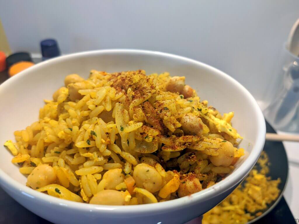 Arroz Frito de Caril com Grão de Bico • Iguaria Receita e Culinária