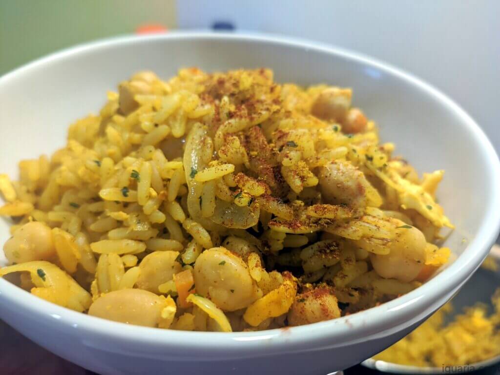 Arroz Frito de Caril com Grão de Bico • Iguaria Receita e Culinária