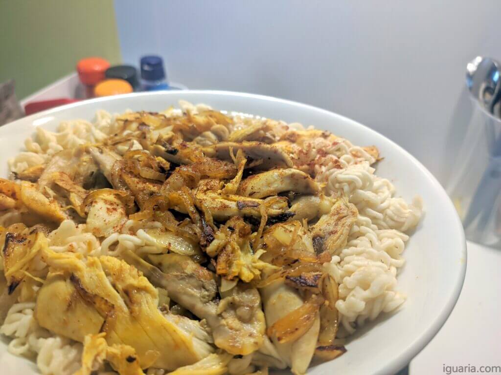 Ramen Instantâneo de Caril com Frango • Iguaria Receita e Culinária